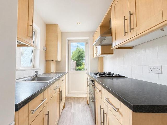3 bedroom semi detached house to rent