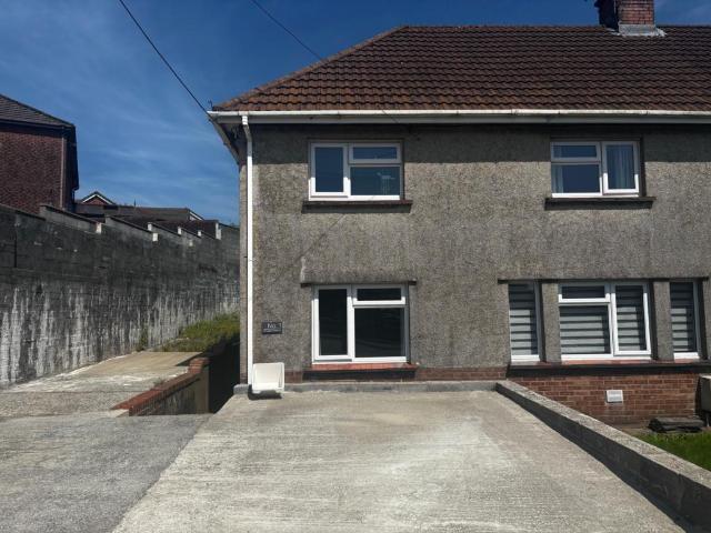 3 bedroom semi detached house to rent