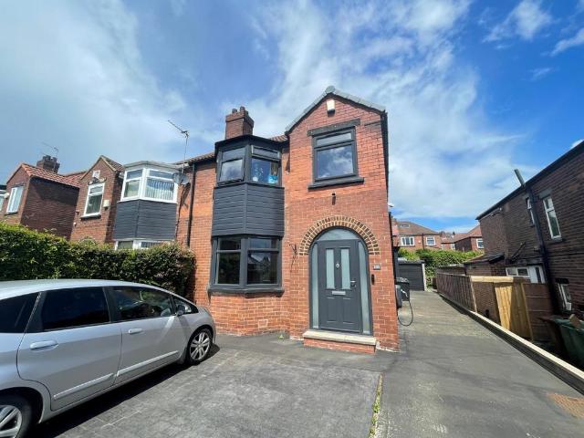 3 bedroom semi detached house to rent