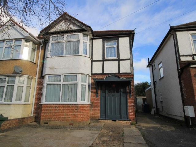 3 bedroom semi detached house to rent