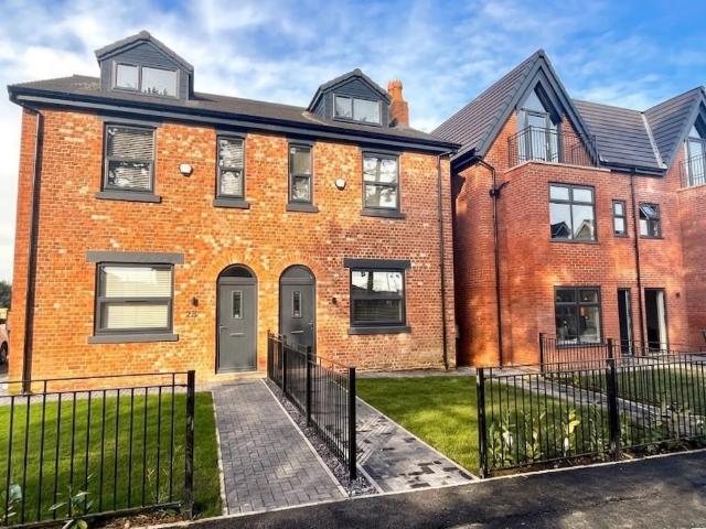 3 bedroom semi detached house to rent