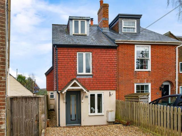 3 bedroom semi detached house to rent