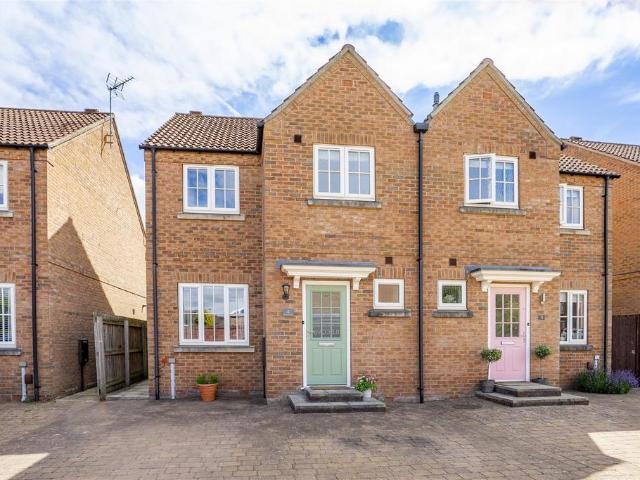 3 bedroom semi detached house to rent