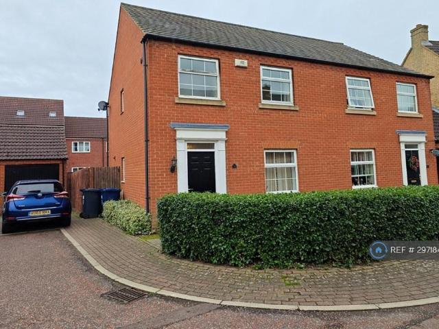 3 bedroom semi detached house to rent