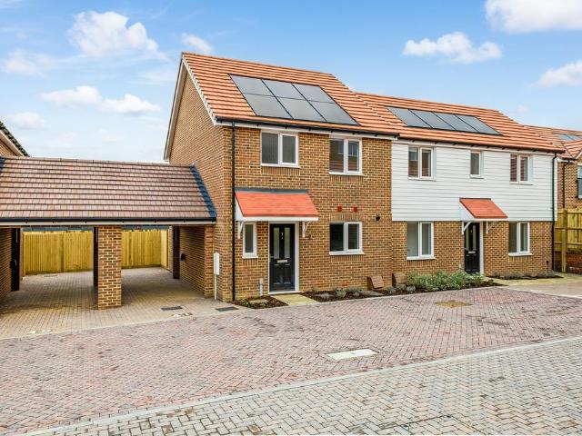 3 bedroom semi detached house to rent