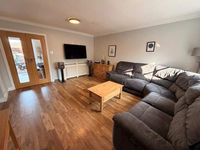 3 bedroom semi detached house to rent