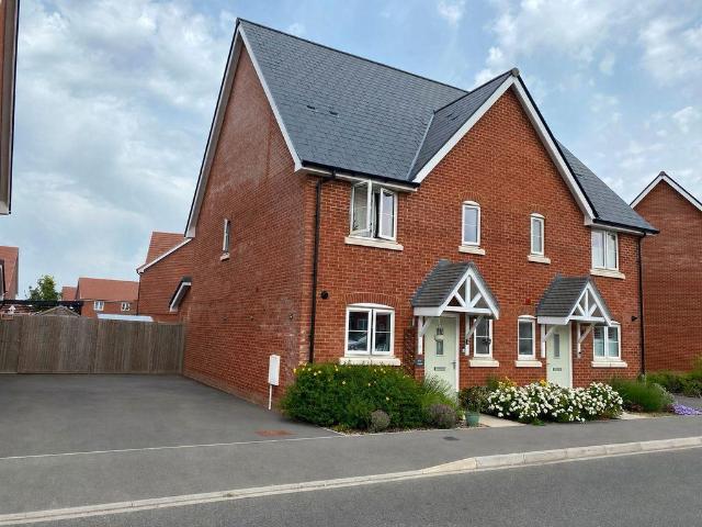3 bedroom semi detached house to rent
