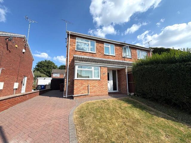 3 bedroom semi detached house to rent