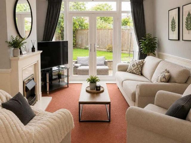 3 bedroom semi detached house to rent