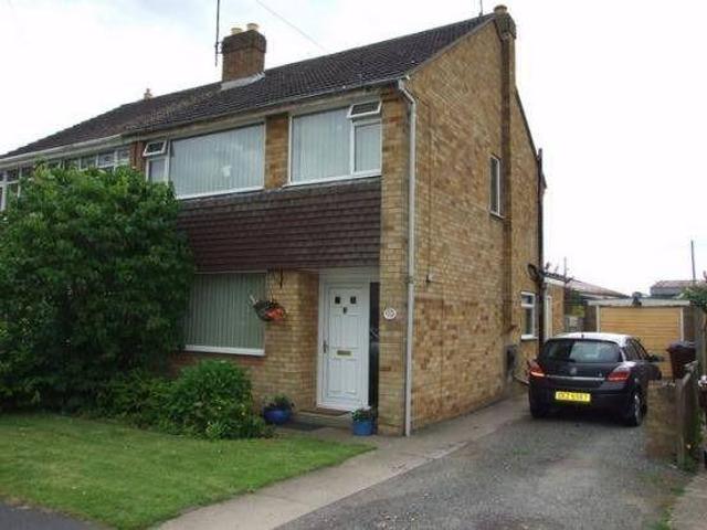 3 bedroom semi detached house to rent