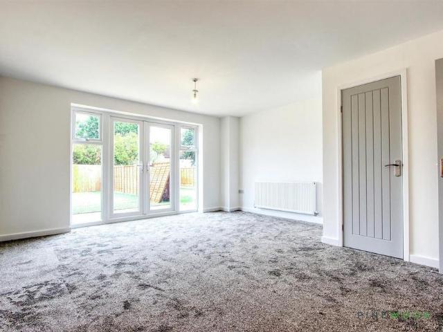 3 bedroom semi detached house to rent