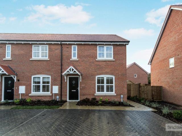 3 bedroom semi detached house to rent