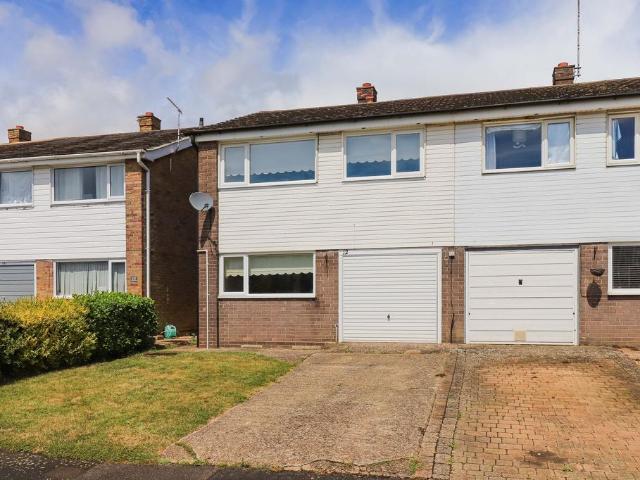 3 bedroom semi detached house to rent