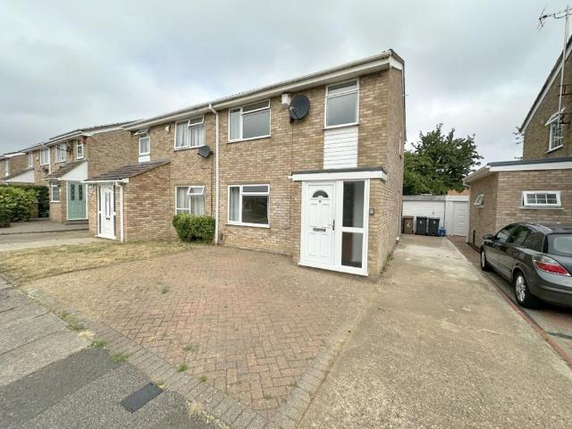 3 bedroom semi detached house to rent