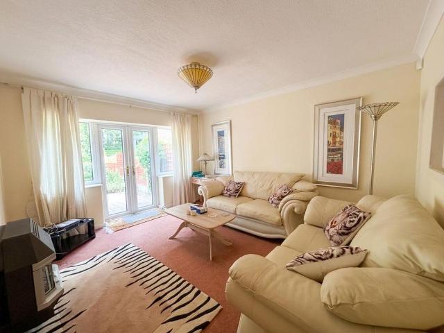 3 bedroom semi detached house to rent