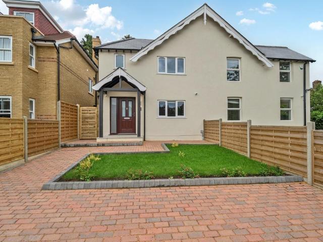 3 bedroom semi detached house to rent