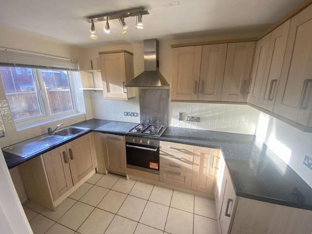 3 bedroom semi detached house to rent