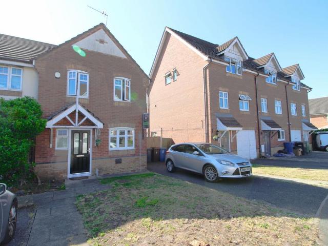 3 bedroom semi detached house to rent