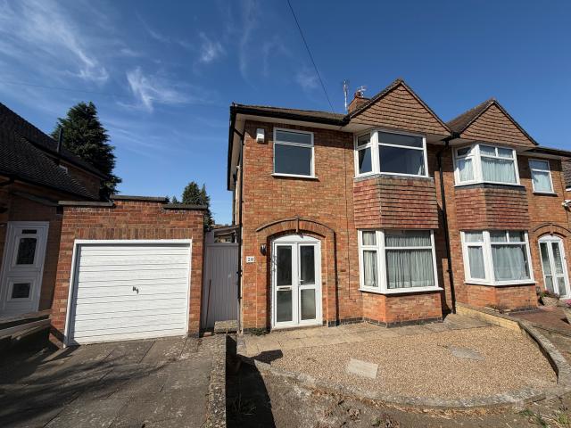 3 bedroom semi detached house to rent