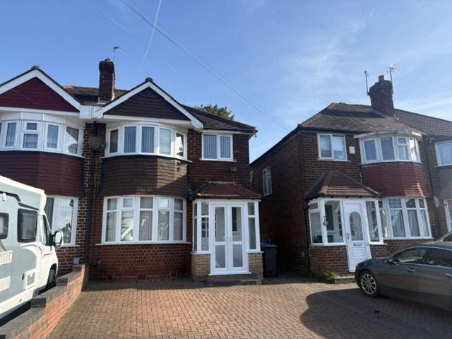 3 bedroom semi detached house to rent