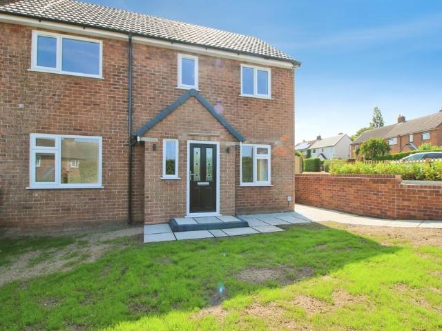 3 bedroom semi detached house to rent