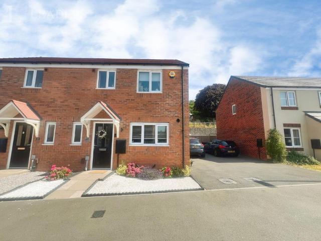 3 bedroom semi detached house to rent