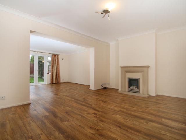 3 bedroom semi detached house to rent