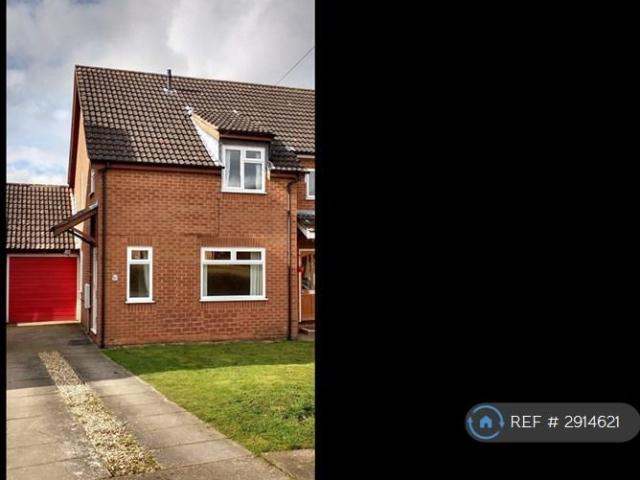 3 bedroom semi detached house to rent