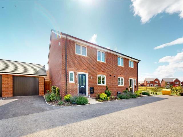 3 bedroom semi detached house to rent