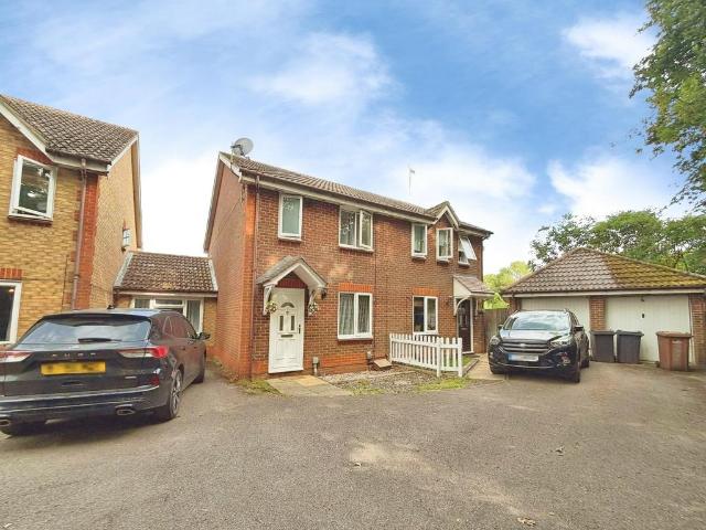 3 bedroom semi detached house to rent