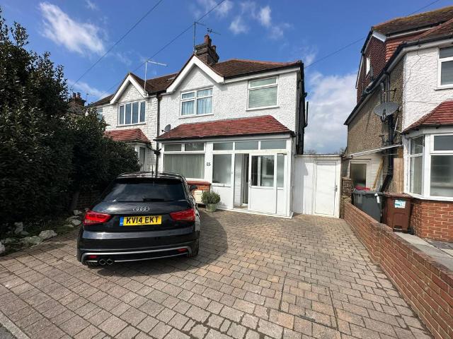 3 bedroom semi detached house to rent