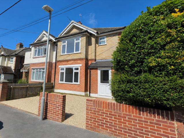 3 bedroom semi detached house to rent