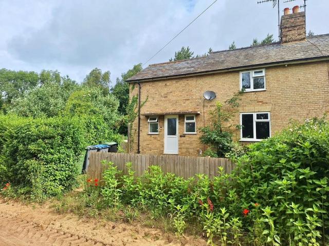 3 bedroom semi detached house to rent