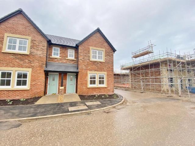 3 bedroom semi detached house to rent