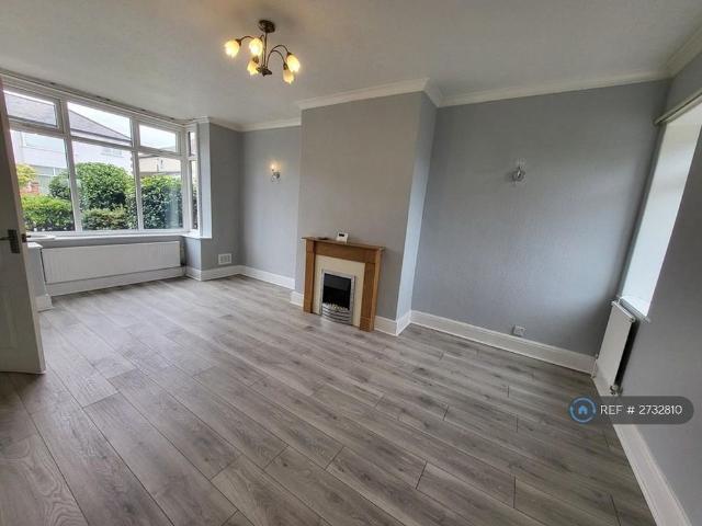 3 bedroom semi detached house to rent