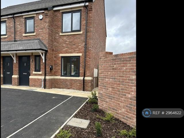 3 bedroom semi detached house to rent