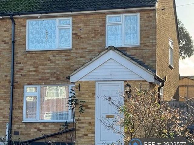3 bedroom semi detached house to rent