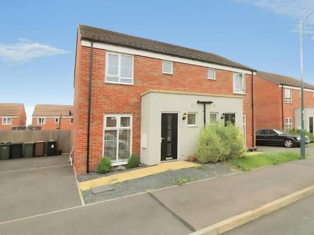 3 bedroom semi detached house to rent