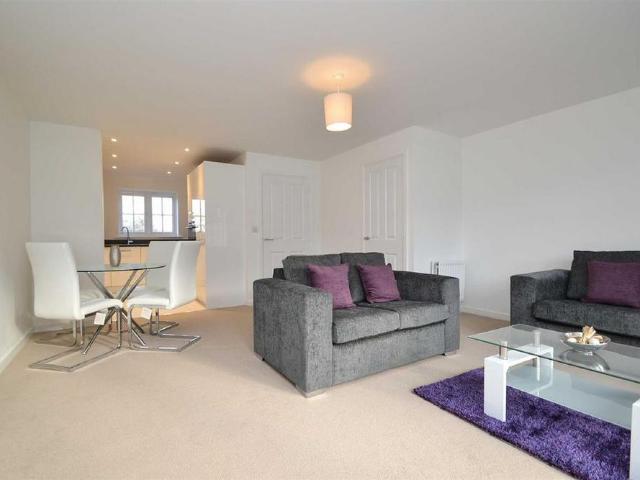 3 bedroom semi detached house to rent