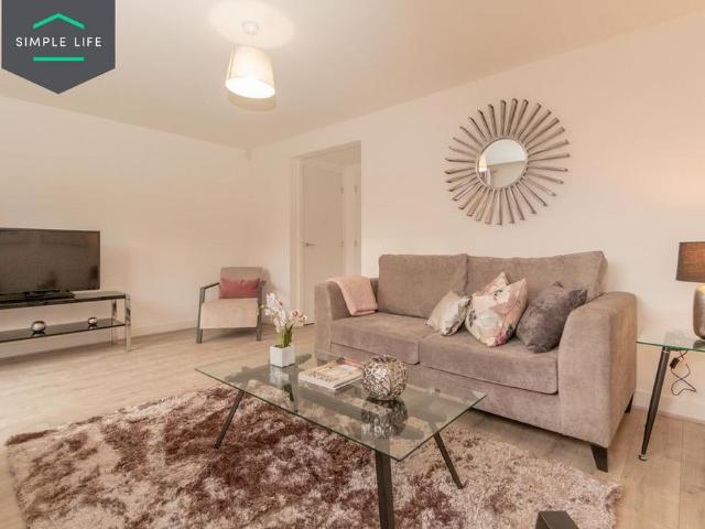 3 bedroom semi detached house to rent