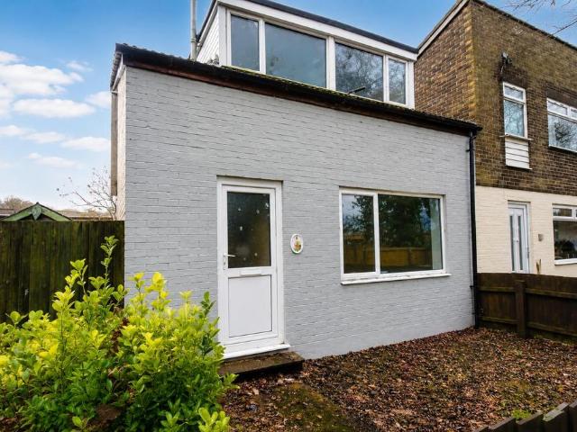 3 bedroom semi detached house to rent