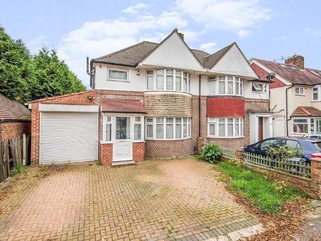 3 bedroom semi detached house to rent