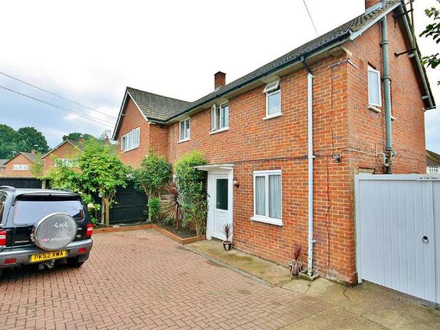 3 bedroom semi detached house to rent