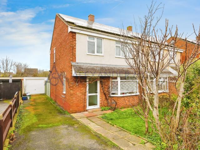 3 bedroom semi detached house to rent