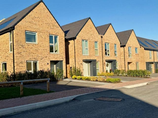 3 bedroom semi detached house to rent