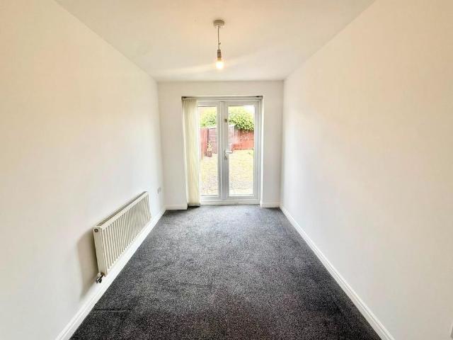 3 bedroom semi detached house to rent