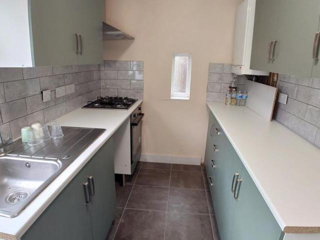 3 bedroom semi detached house to rent