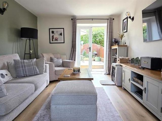 3 bedroom semi detached house to rent