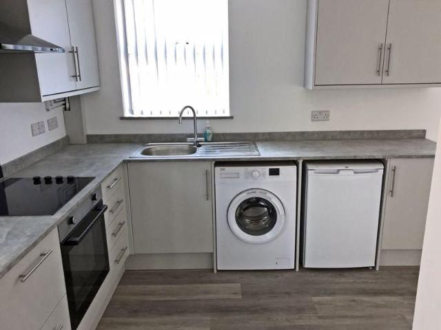 3 bedroom semi detached house to rent