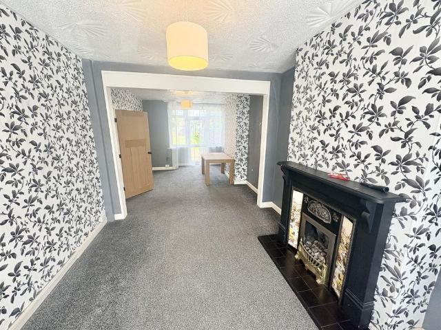 3 bedroom semi detached house to rent
